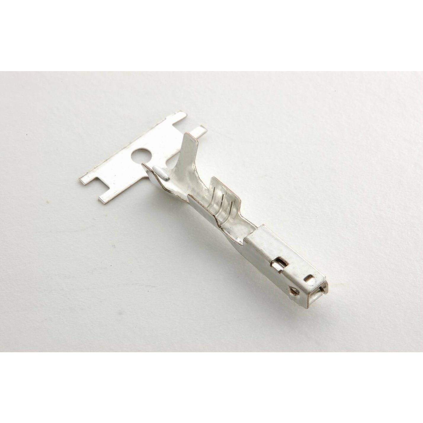 100038 Direct Equivalent to Yazaki 7116-1466-02 — Connector ID