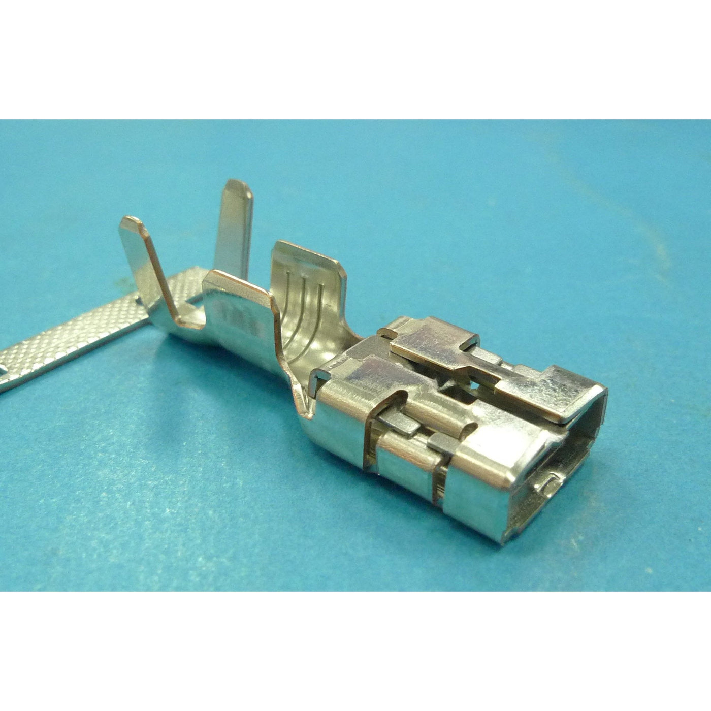 Yazaki 7116-3250. Terminal, Female 9.5 mm, Sealed 5.0-8.0 mm², Tin ...